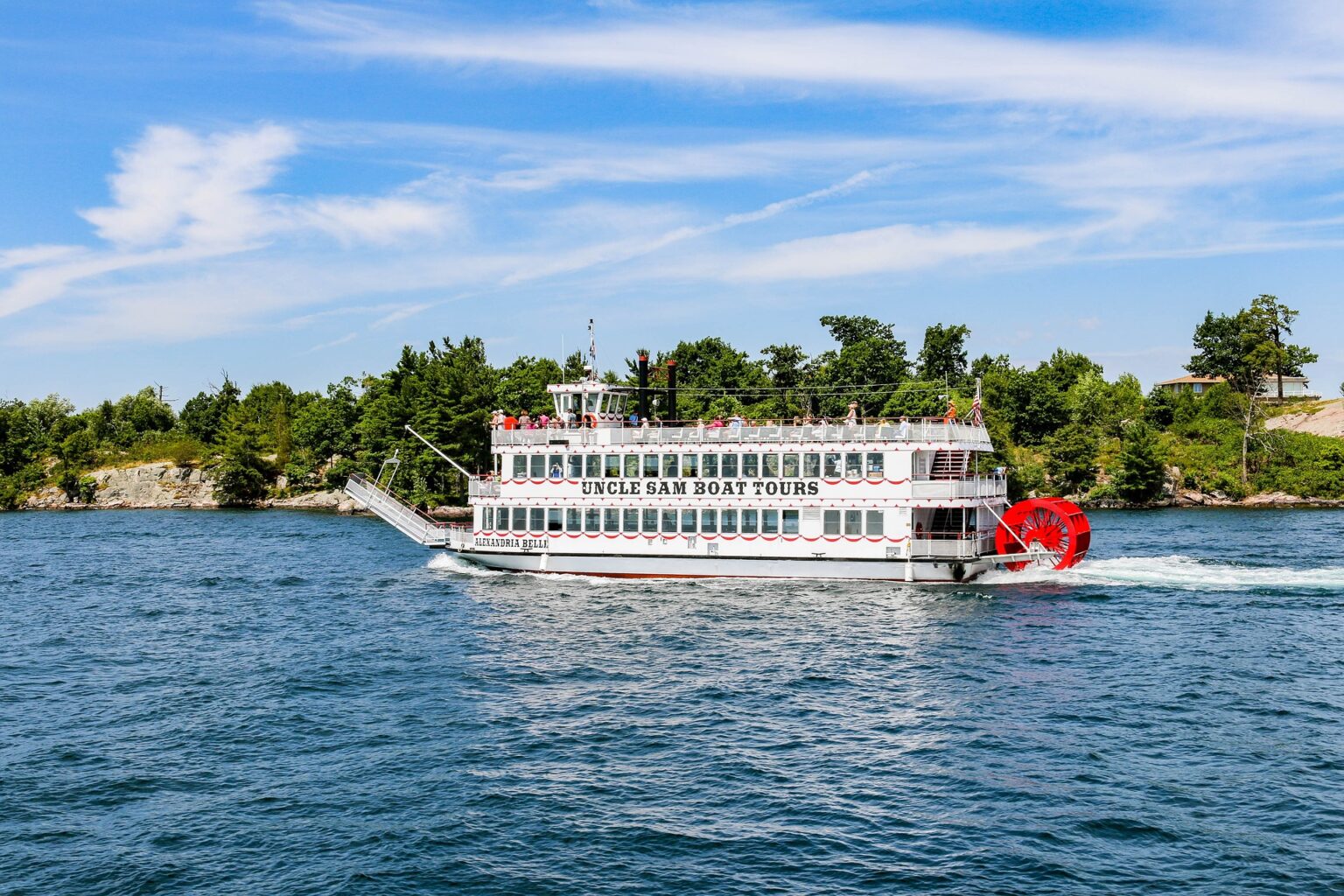 Beautiful Alexandria Bay & 1,000 Islands plus the Finger Lakes Region ...
