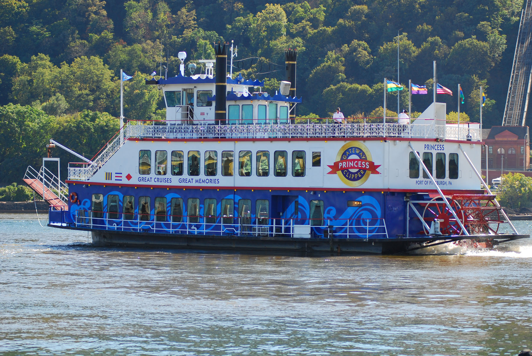 Pittsburgh’s “Light-Up Night” Aboard the Gateway Clipper - TLC Tours